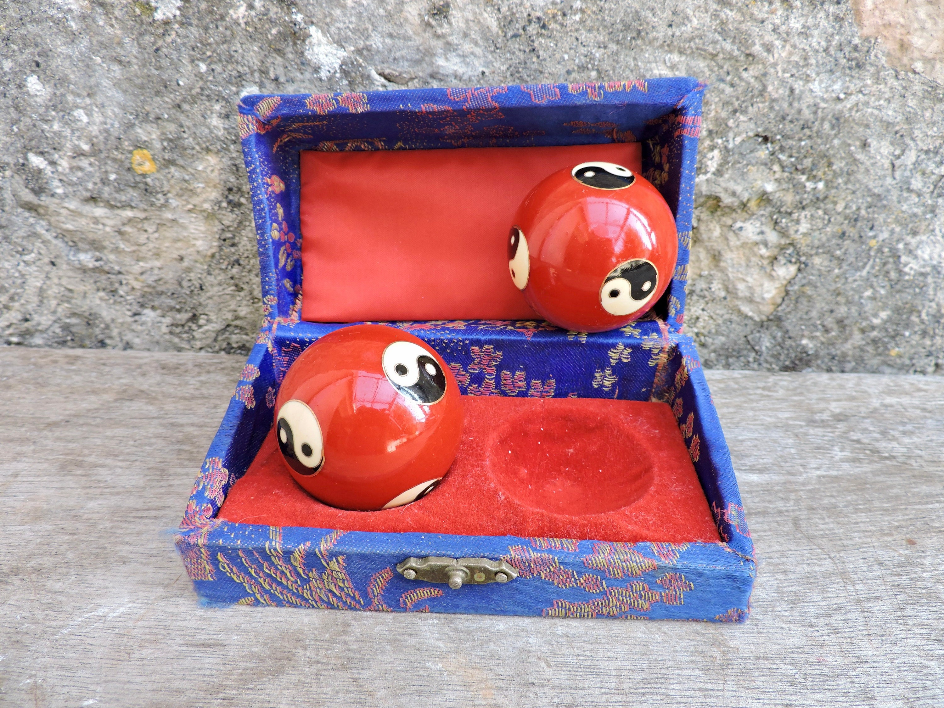Set of Vintage Chinese Qi-gong Balls in Presentation Box, Baoding Balls ...