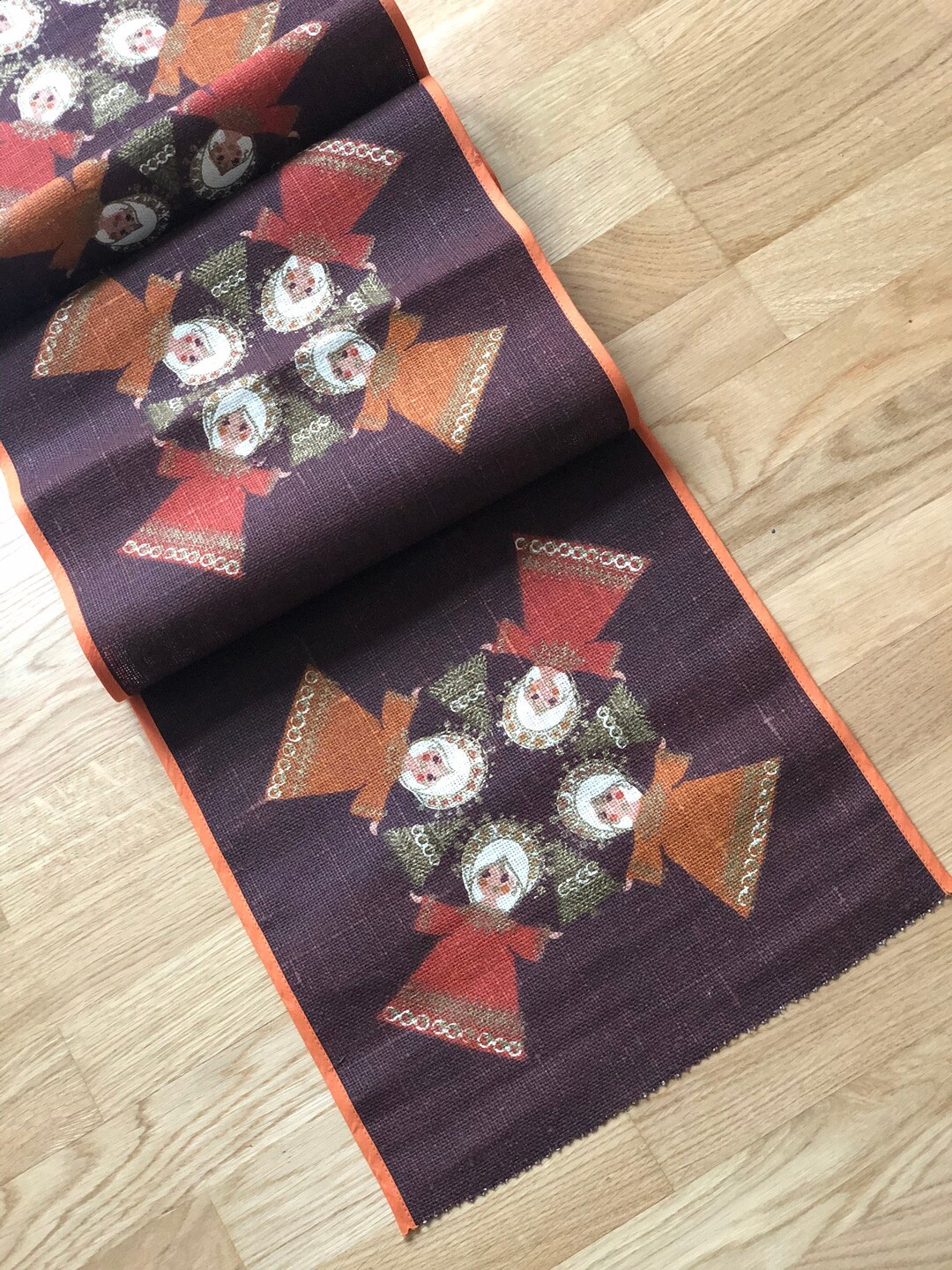 Vintage Burlap Christmas Table Runner: Danish Modern Angels Print ...