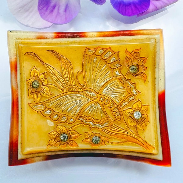 Early Plastic Brooch - Etsy