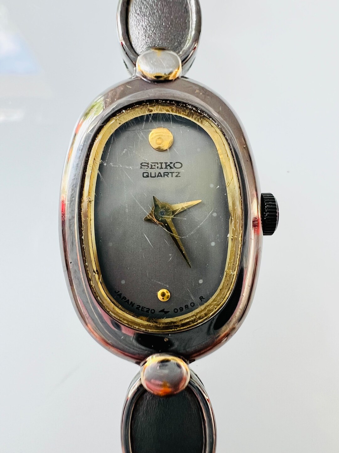 Vintage Seiko Ladies Wrist Watch. Seiko Quartz Japan 2E20 0980 R on St ...