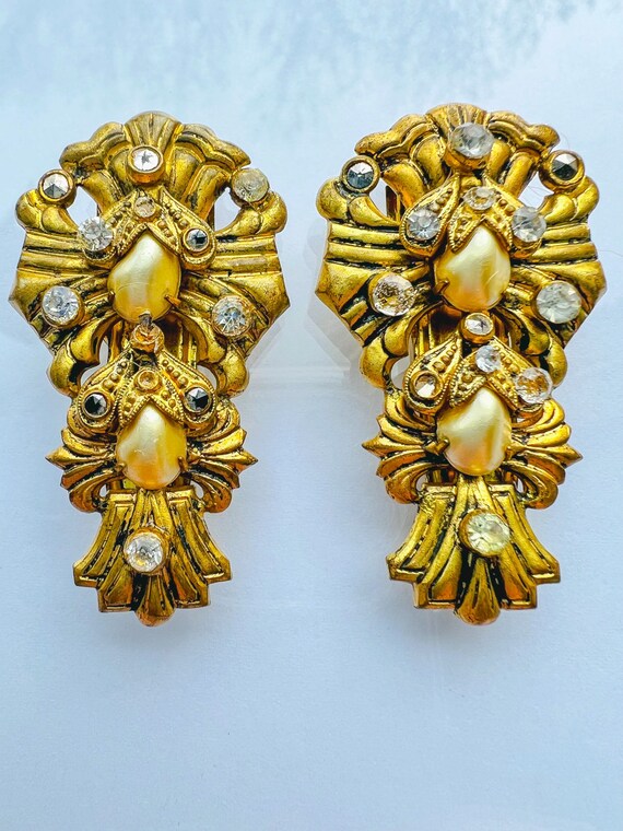 Antique Czech Pair Dress Clips on an openwork base, s… - Gem