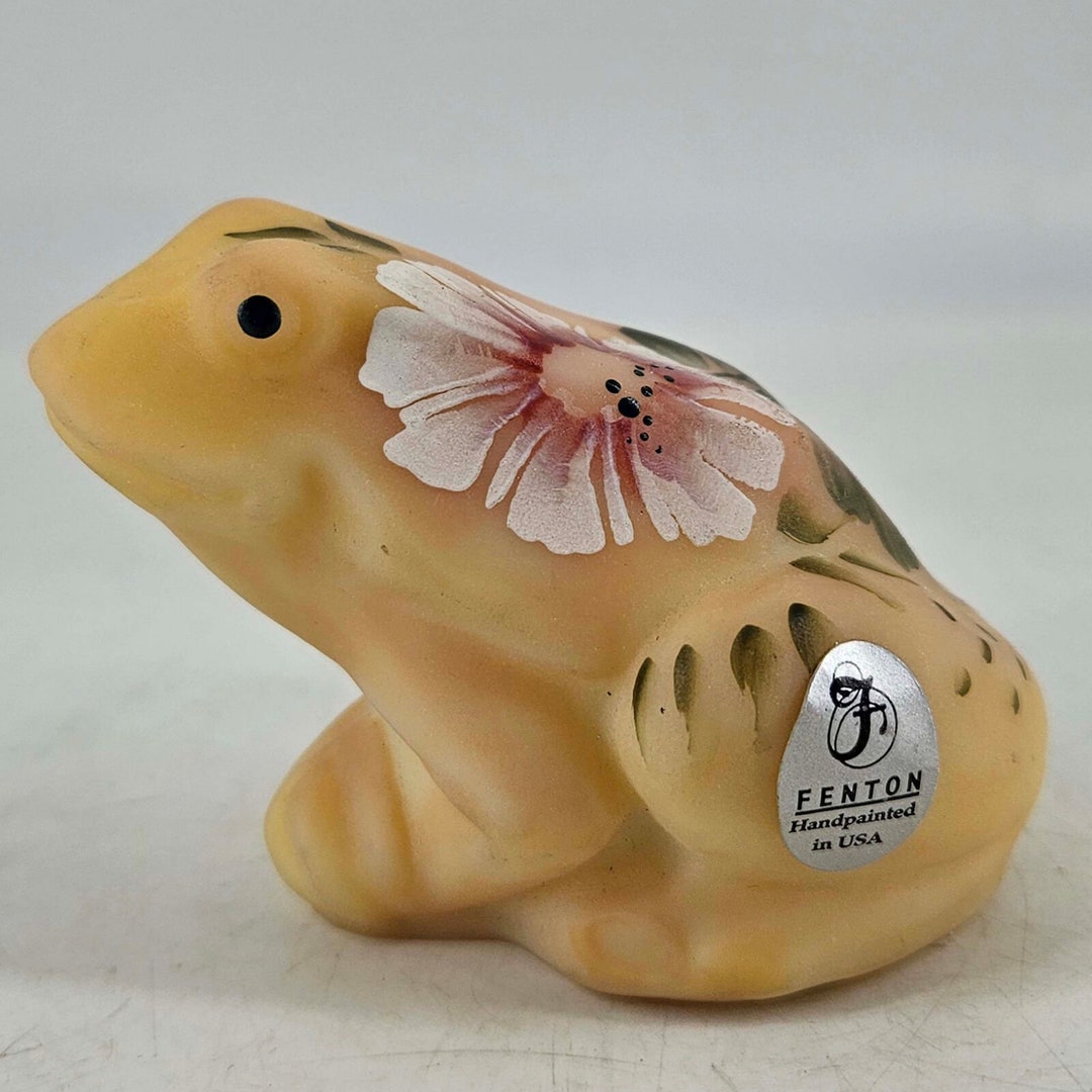 Vintage Fenton Burmese Uranium Glass Hand Painted Frog Figurine W ...