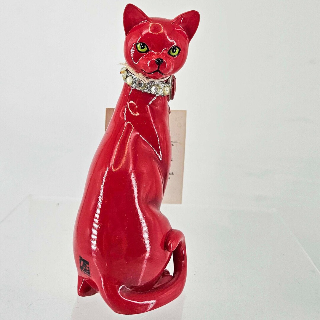 THE HAMILTON COLLECTION A Purr-pose Filled Heart Sitting Red Cat ...