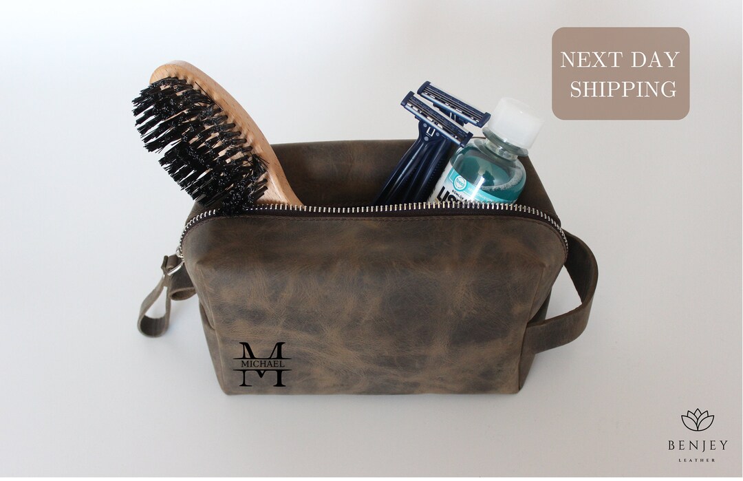 Custom Leather Groomsmen Gift Monogrammed Dopp Kit Engraved - Etsy