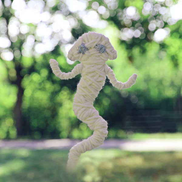 Yarny Unravel - Etsy