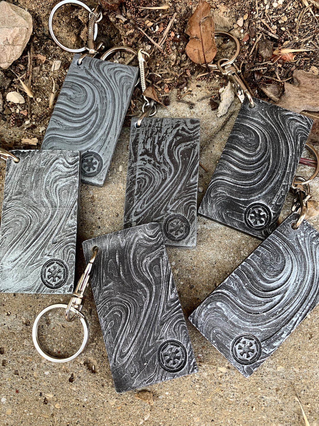 Beskar Ingot Keychain - Mandalorian Steel With Damascus Pattern ...