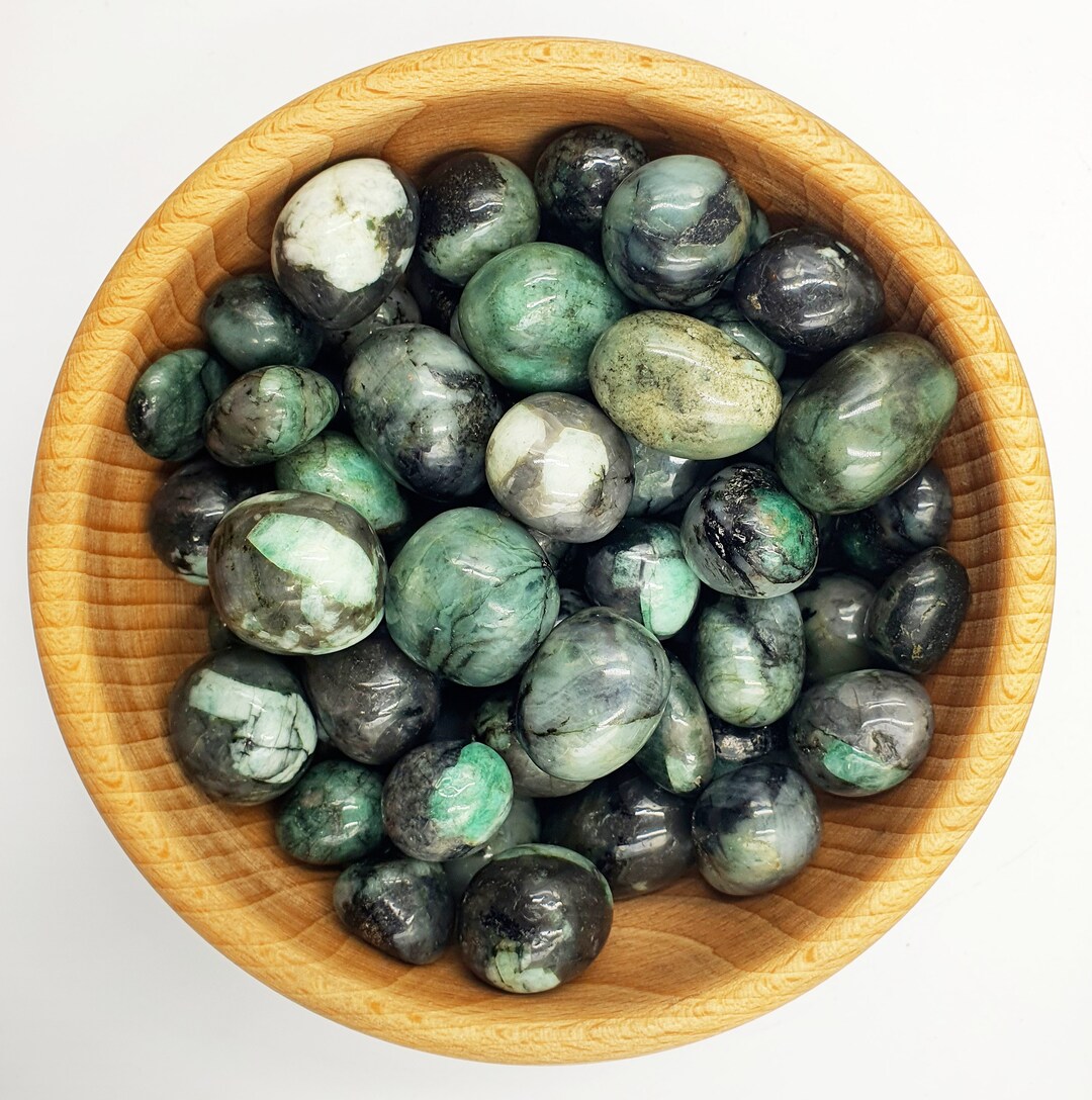 Emerald Tumbles / Emerald Tumblestone / Pocket Crystal / Crystal Healing - Approx 2-3cm - Etsy