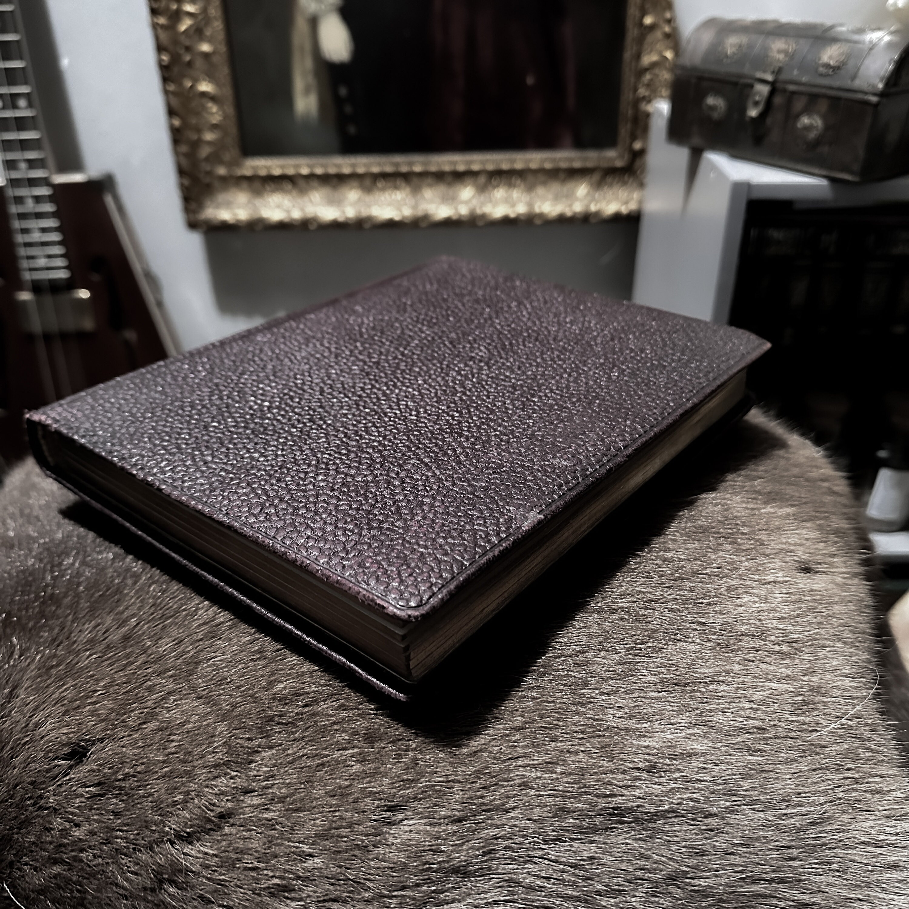 Beautiful Victorian Photo Album Containing Approx 10 CDV Cards Antique ...