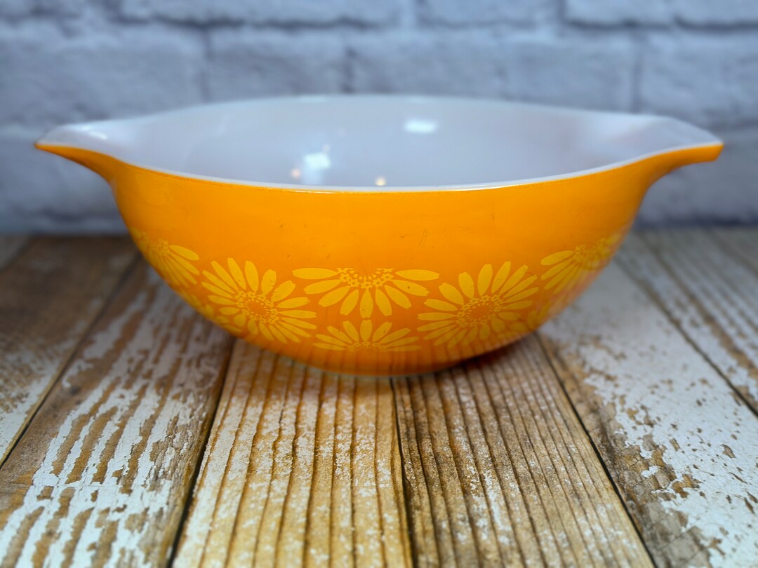 Vintage Pyrex Orange Sunflower Daisy 4 Qt #444 Cinderella Mixing Bowl ...