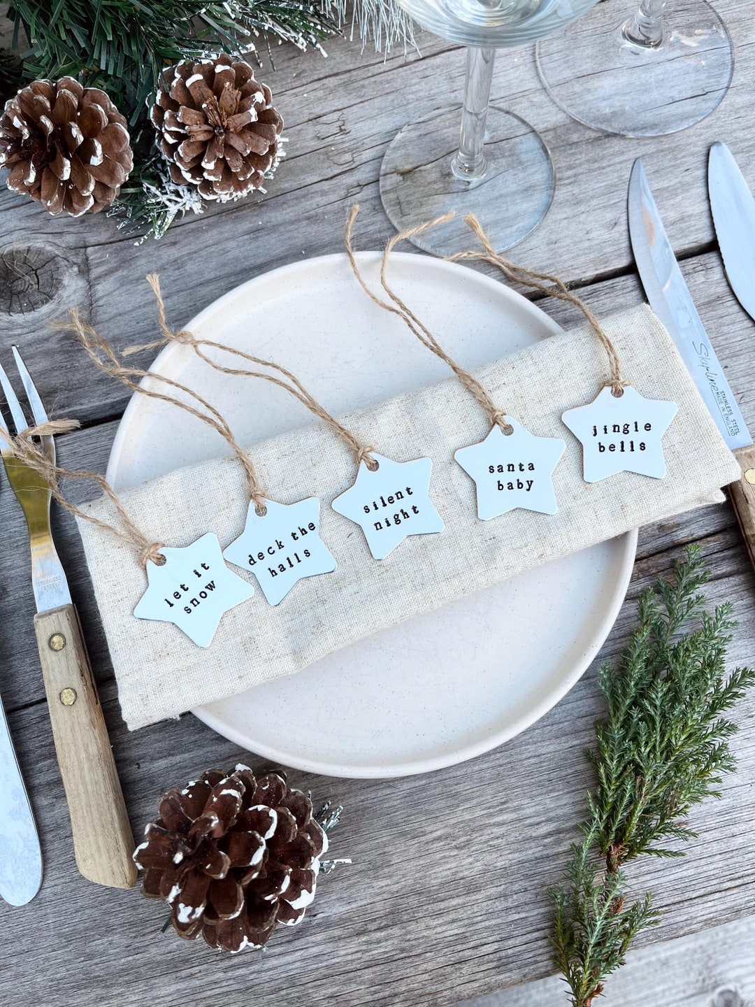 Set of 5 Napkin Ties Festive Star Christmas Jingle Napkin Tags Silver ...