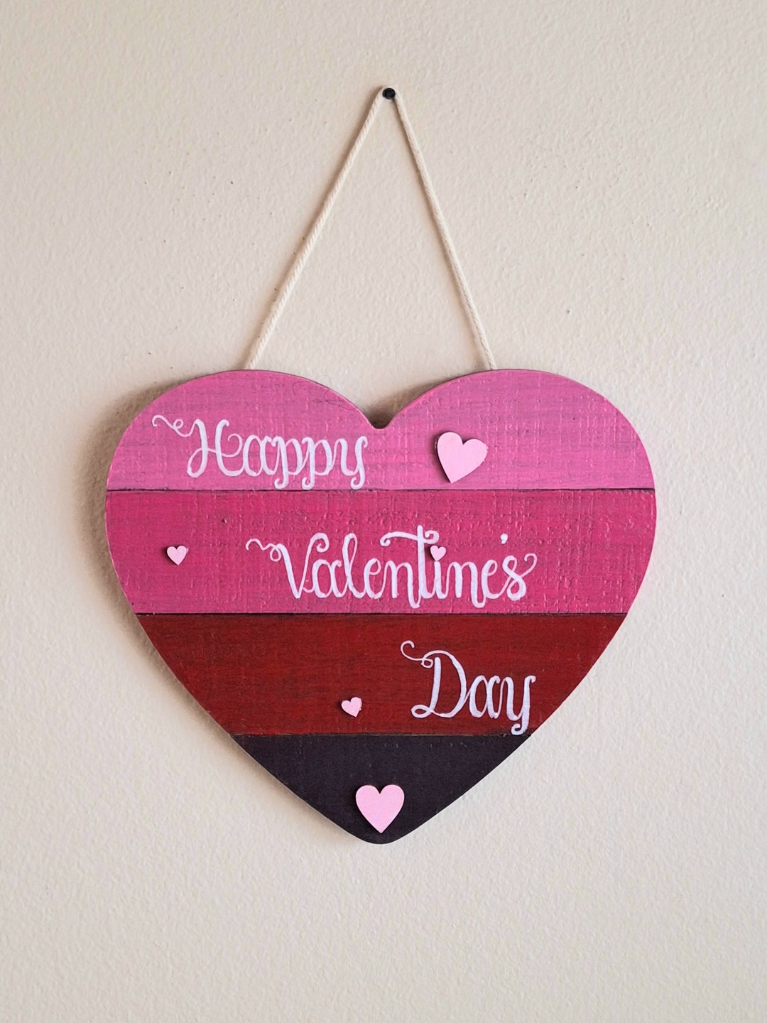 Valentine's Day Door Hanger, Heart Shaped Pallet, Happy Valentine's Day ...