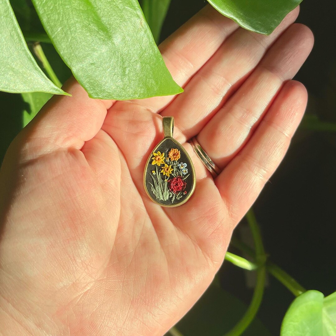 Angel Baby Pendant Necklace: Birth Flowers, Forget-me-nots, Custom ...