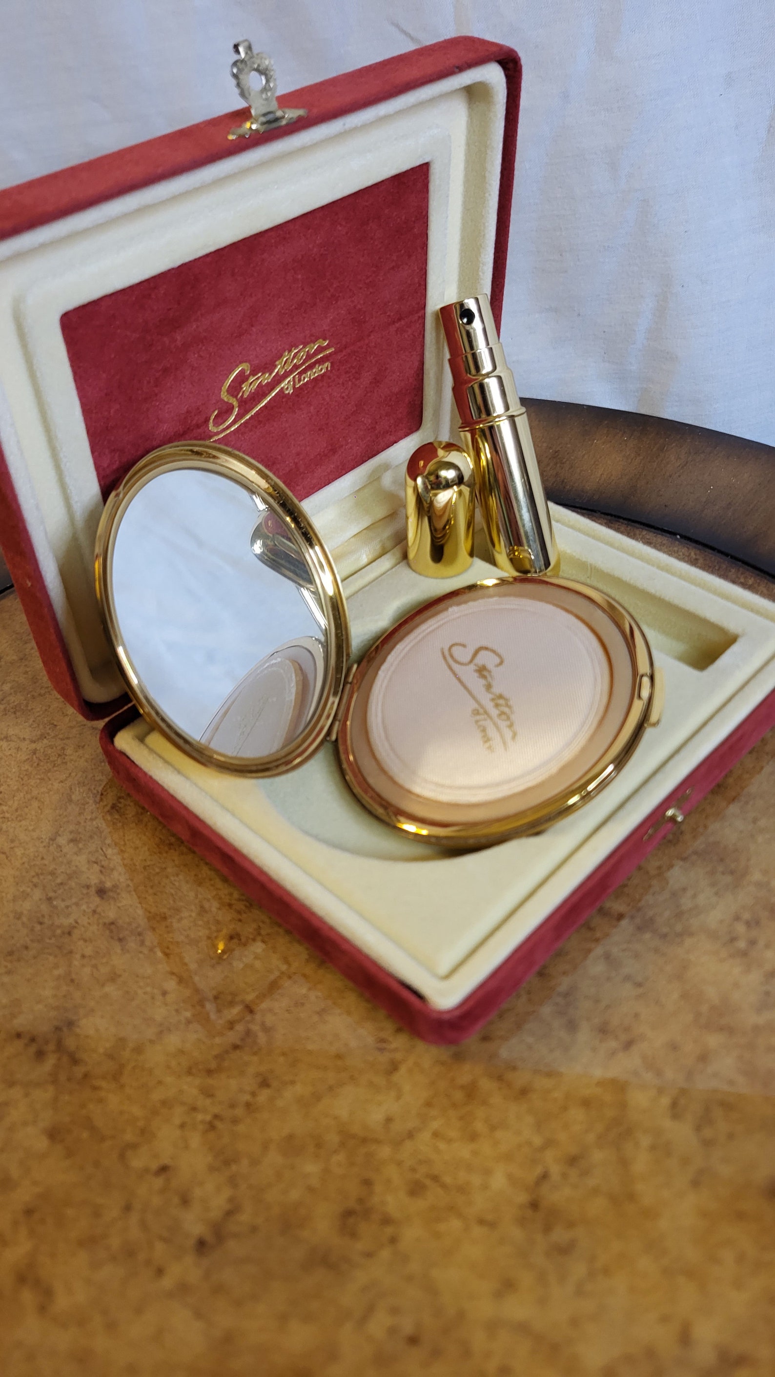 Vintage Stratton Compact Mirror, Perfume Atomiser With Floral Design ...