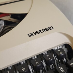 Vintage Silver Reed SR 280 De Luxe Typewriter - Etsy