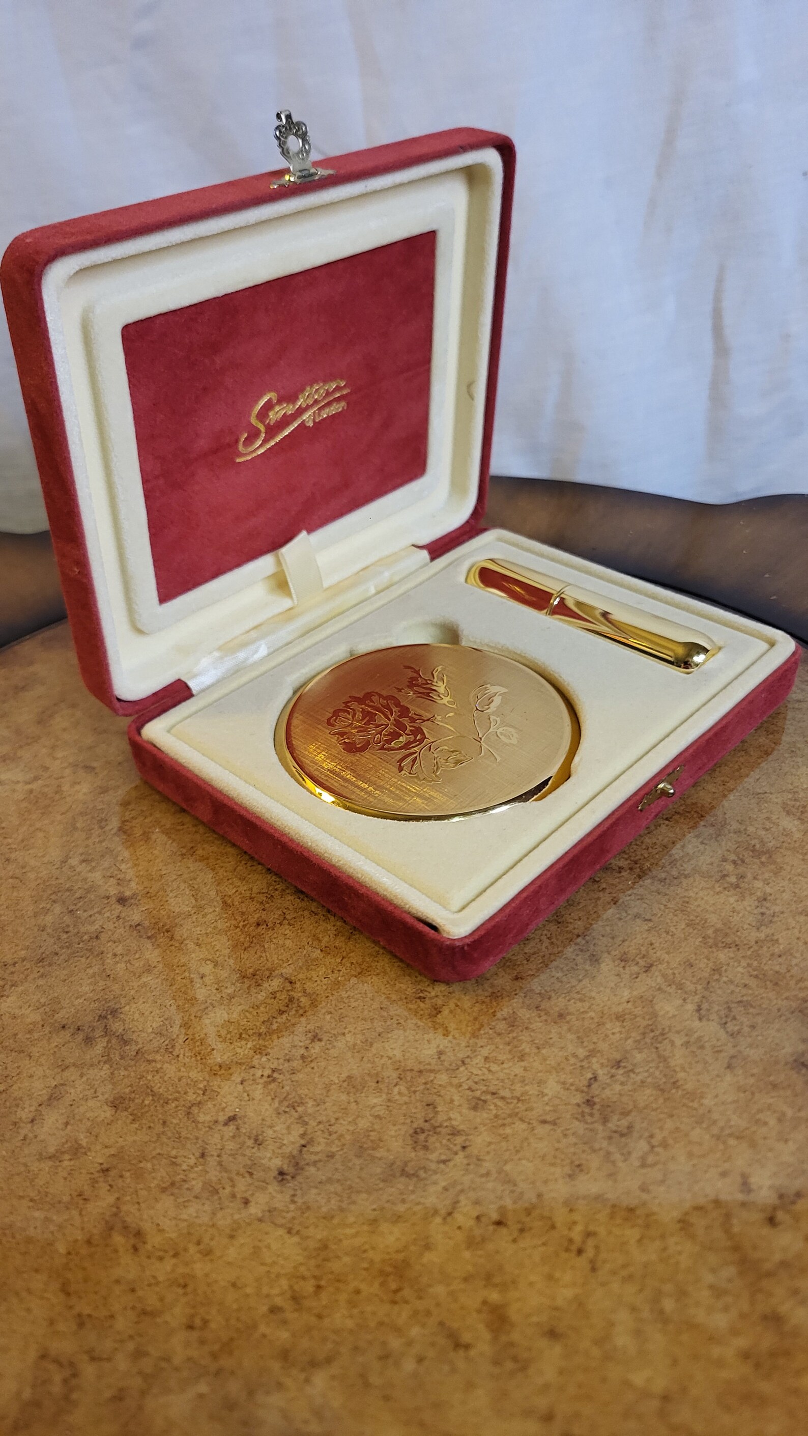 Vintage Stratton Compact Mirror, Perfume Atomiser With Floral Design ...