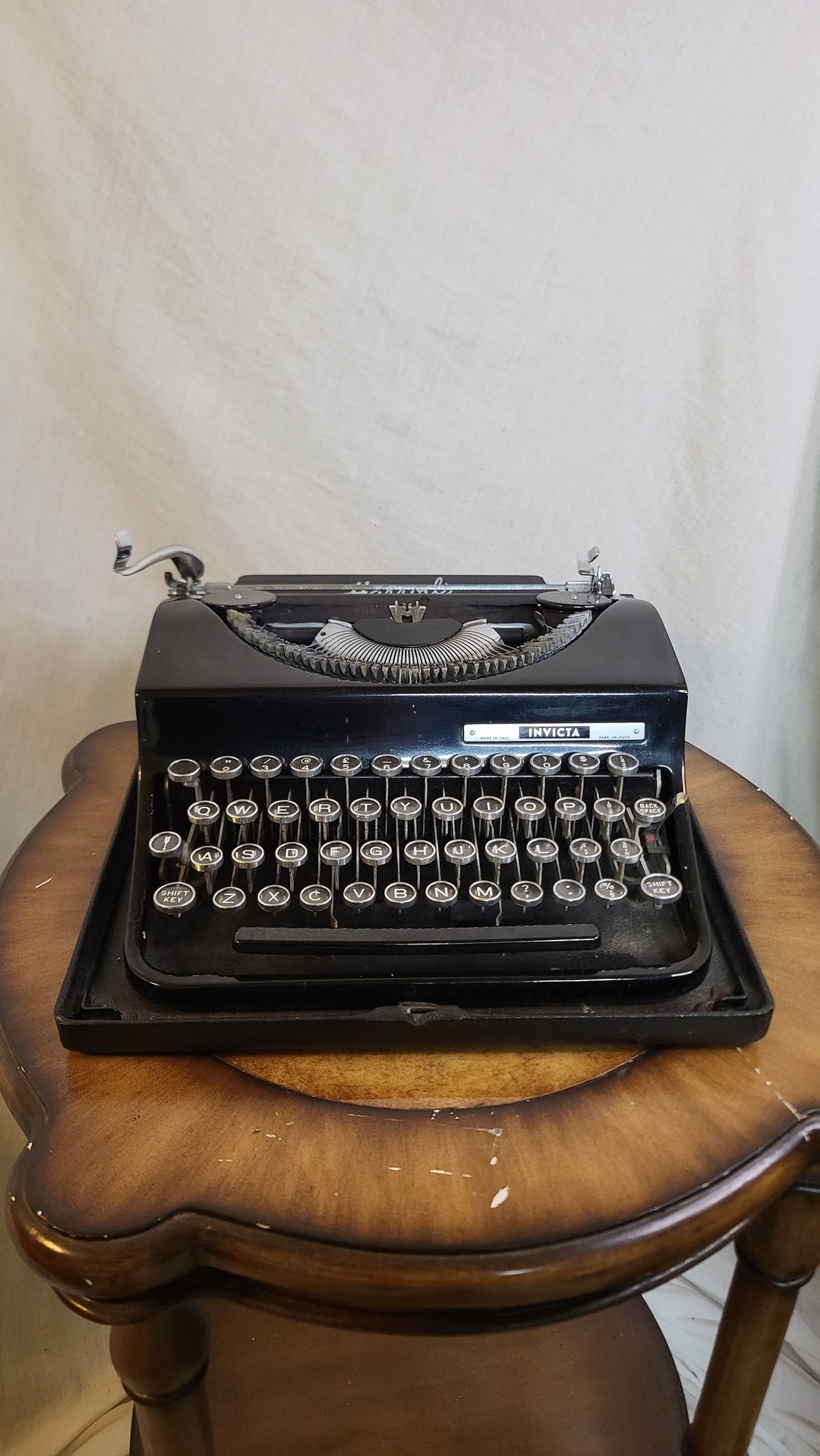 Vintage Black Invicta Harrods Typewriter With Case Made in Italy - Etsy