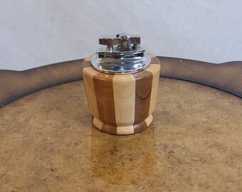 Vintage 1940's Ronson Leona Emerald Green Lighter, Tabletop Ornate ...