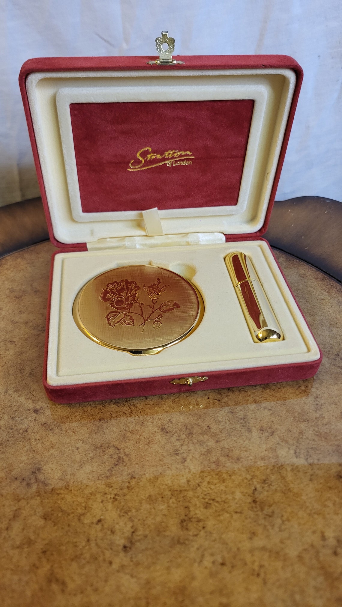 Vintage Stratton Compact Mirror, Perfume Atomiser With Floral Design ...