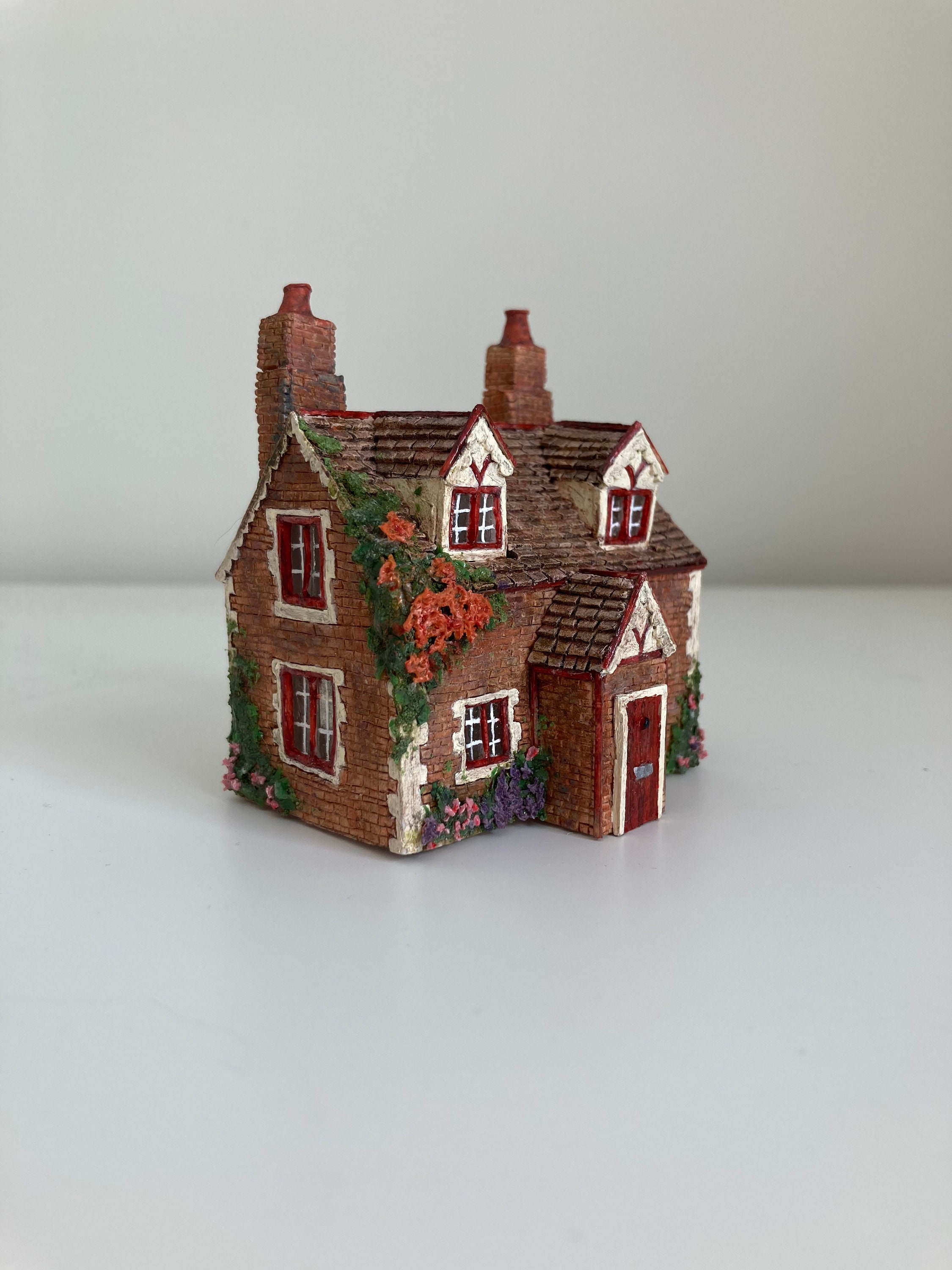 Miniature Light up House - Etsy