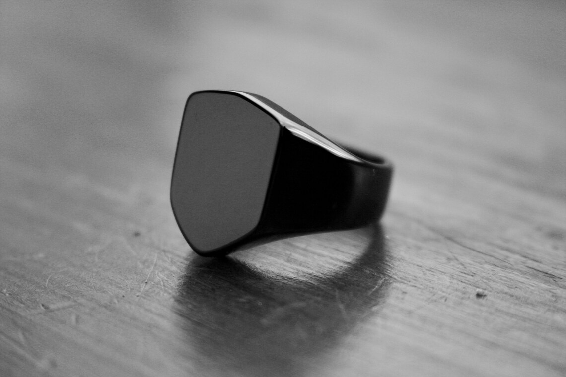 Black Shield Signet Ring - Etsy