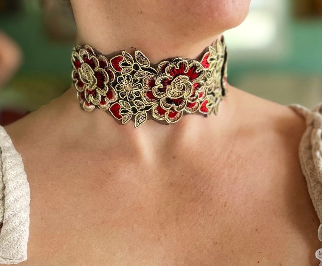 Lilith Choker Necklace - Etsy