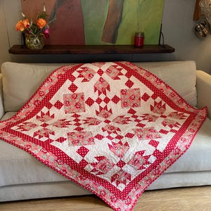 Red Bear Claw Quilt, Patchwork Quilt, Traditional Quilt, Lap Quilt, Red ...