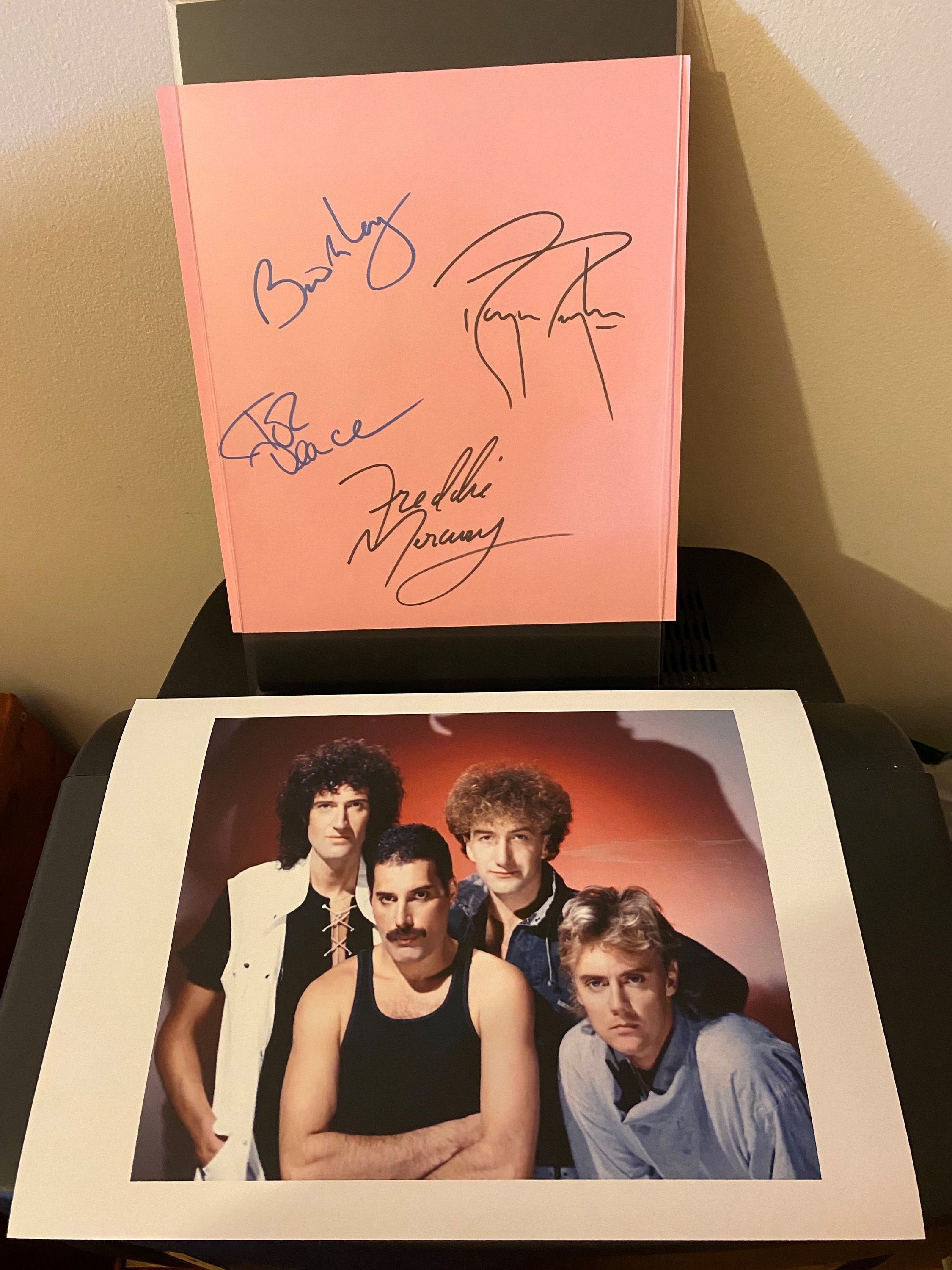 Freddie Mercury Signature