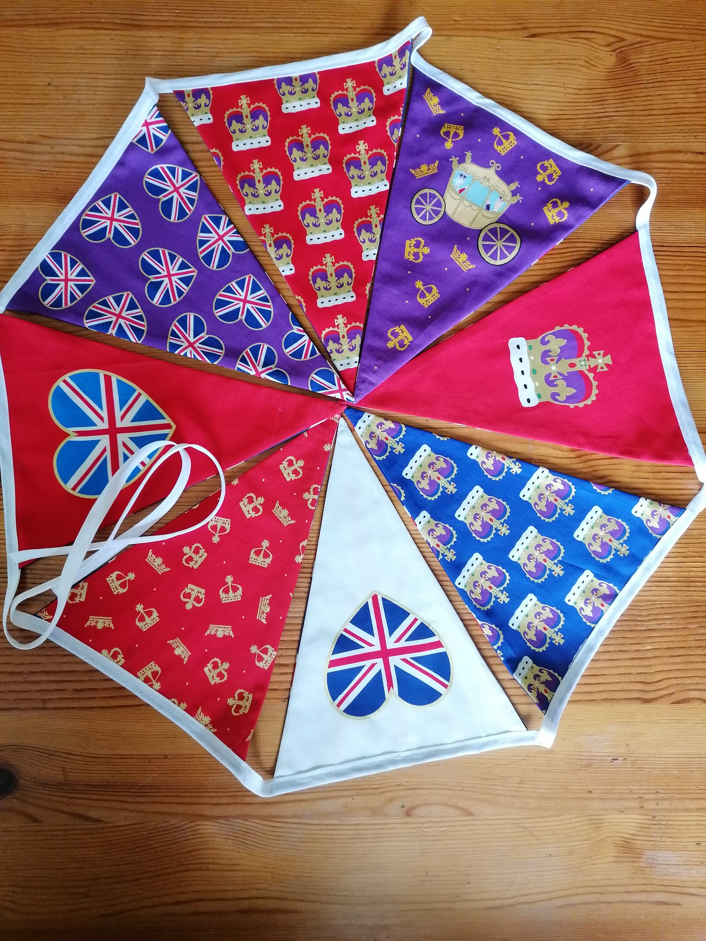 Coronation Day Bunting With Gold Metallic, 16 Coronation Bunting Flags ...