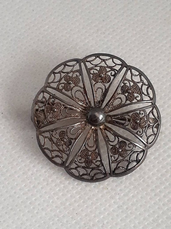 835 silver filigree Domed flower Brooch/pin - Gem