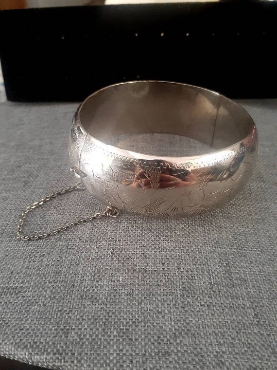 Vintage Etched Organic Design Gem