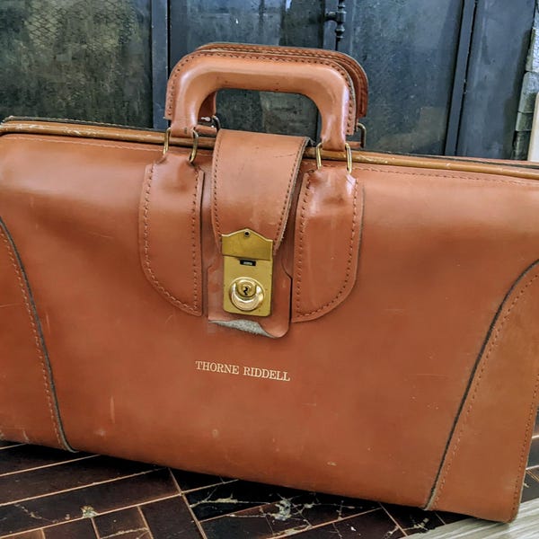 Salesman Case - Etsy