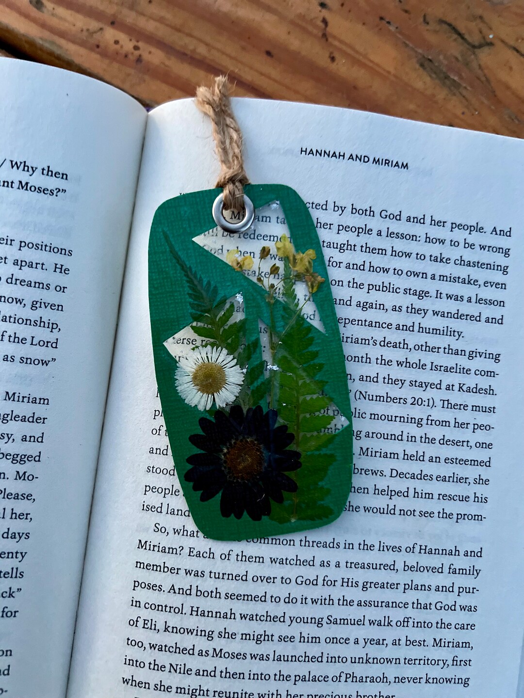 Black and White Flower Bookmark, Geometric Cutouts, Pressed Wildflower ...