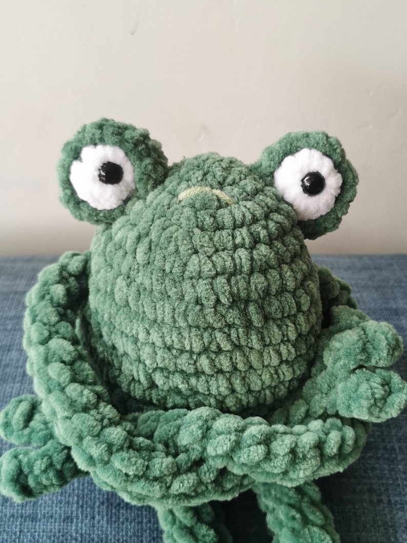 Grumpy Frog Digital Crochet Pattern for a Long Legged Frog in Velvet ...