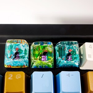 Megalodon Shark and Diver Keycap, Shark Keycap, Custom Keycap, Artisan ...