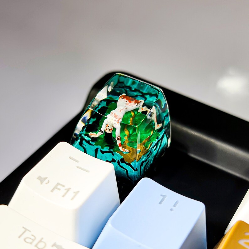 Female Ghost Keycap, Halloween Keycaps, Ghost Keycap, Horror Keycaps ...