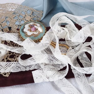 Dentelle ancienne type point de Paris étroite coton blanc vendu au ...
