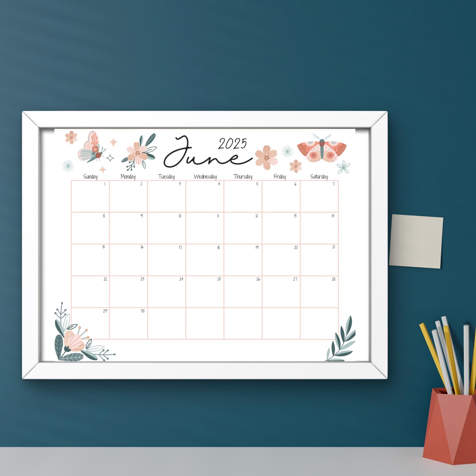 EDITABLE June 2025 Calendar, Boho Style, Beautiful Flowers and ...