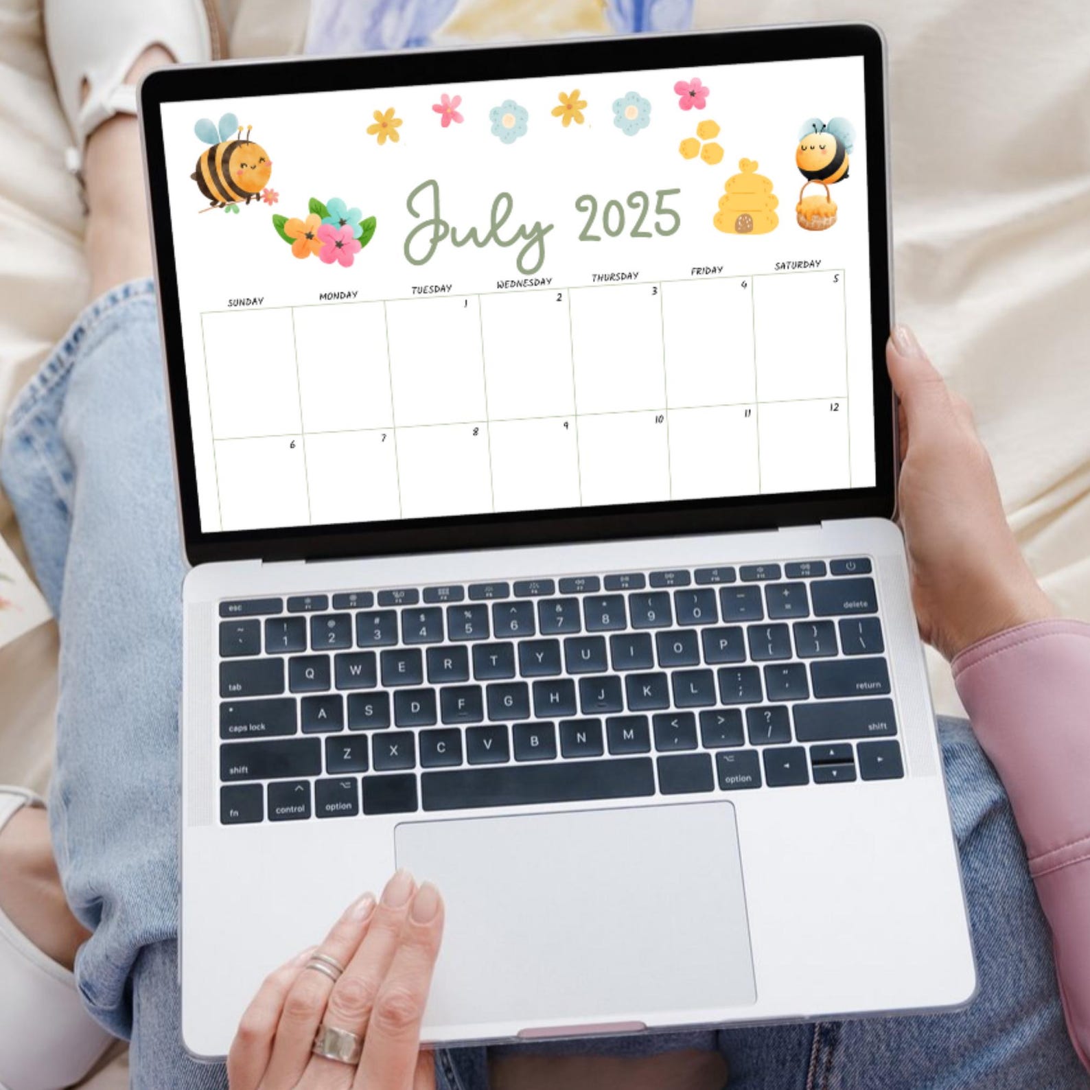 Bee-themed Printable Calendar July 2025, Cute Honey and Floral Monthly ...
