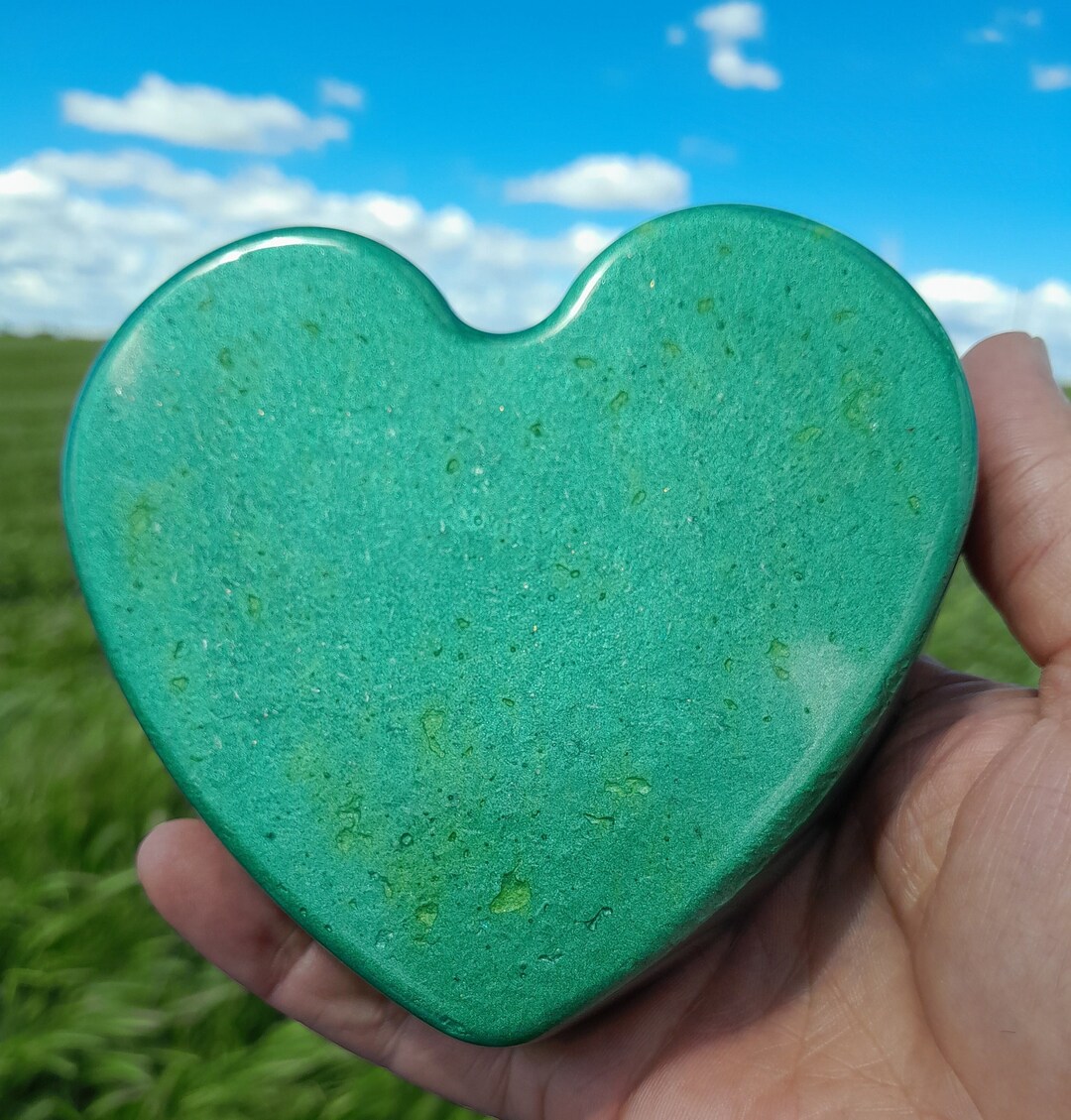 Green Orgonite Heart With Mica and Shunguite Pigments Orgon Generator ...