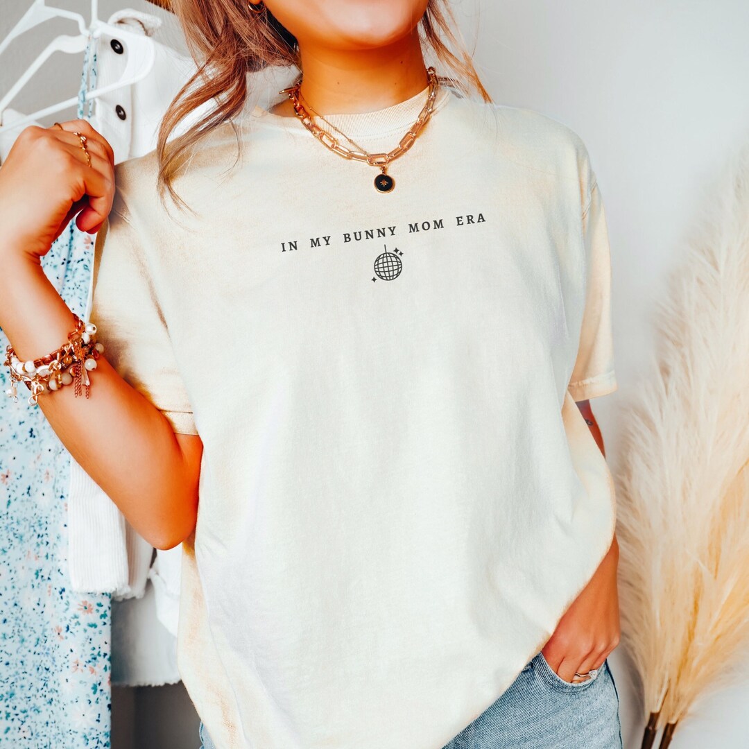 Bunny Mom Bunny Mama in My Bunny Mom Era Comfort Colors Bunny Shirt ...