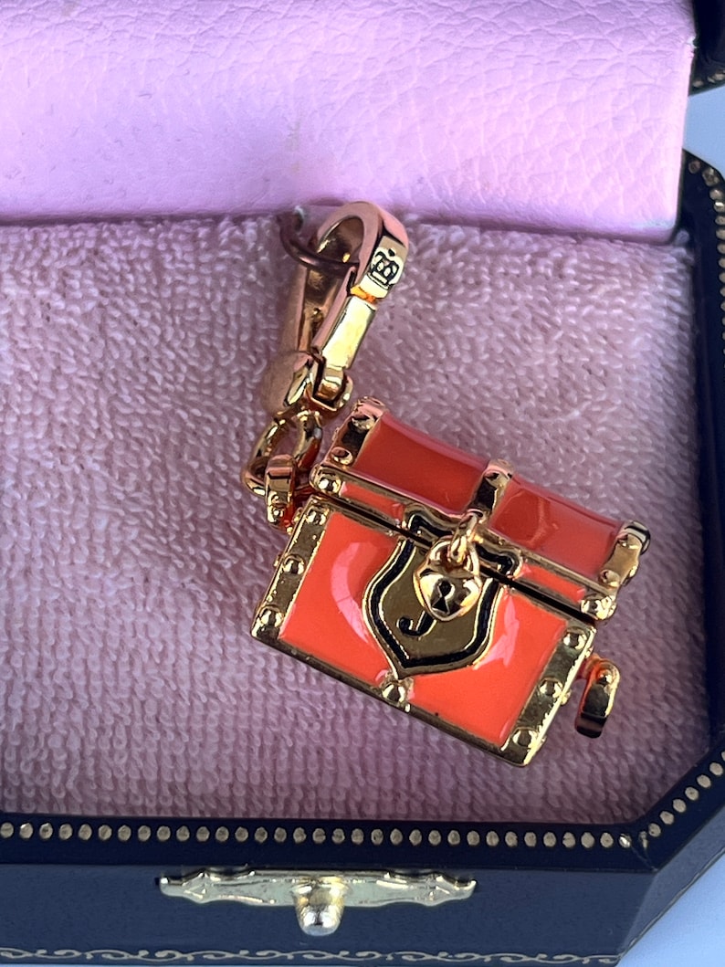 NWT! Juicy Couture Vintage TREASURE CHEST Gold Bracelet Charm - Etsy