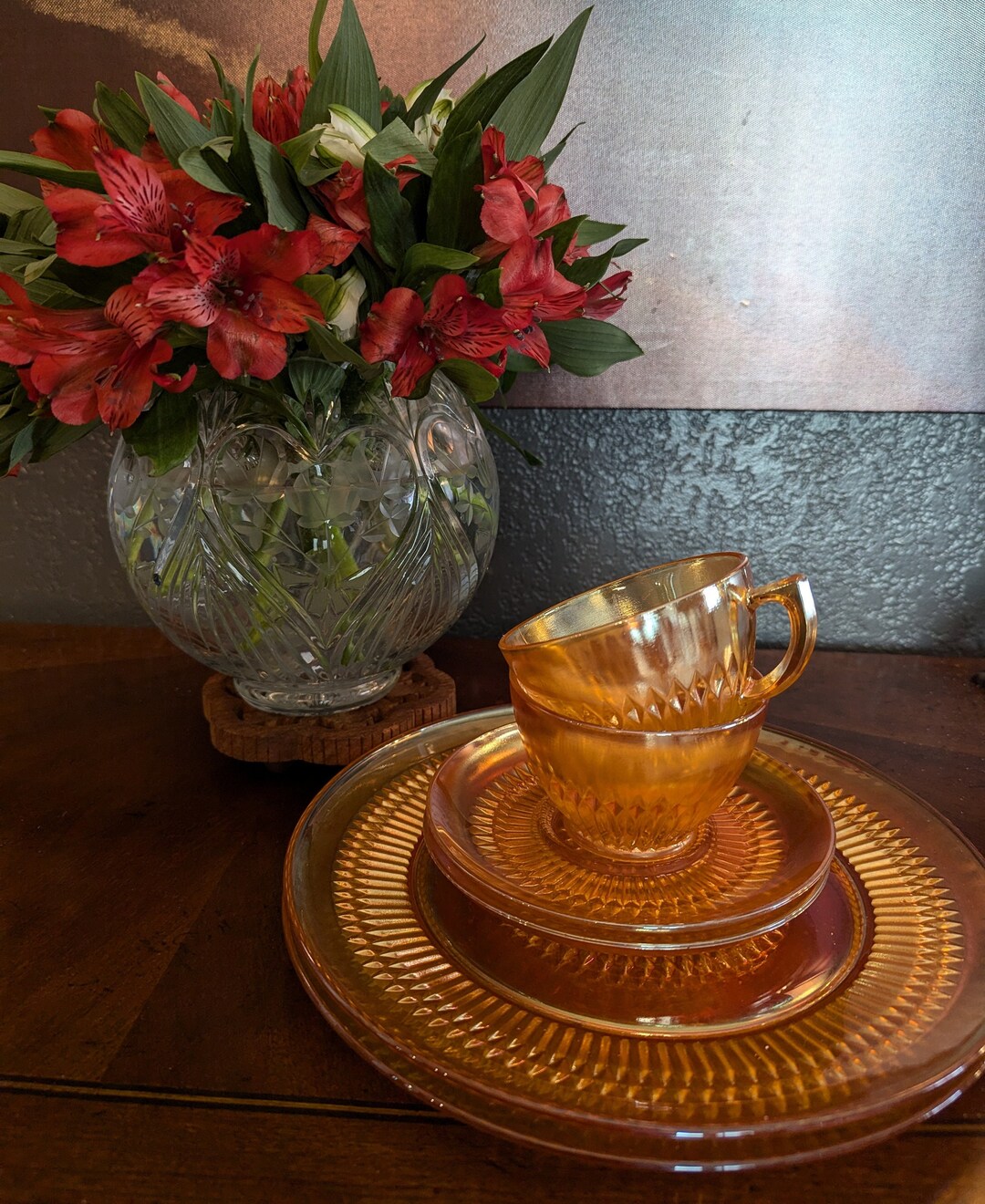 1965 Jeanette Glass Marigold Anniversary Iridescent Dinner Plates Set ...