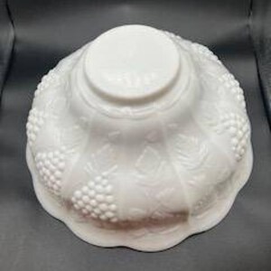 1950 Mckee Thatcher Colonial Grapes Milk Glass Punch Bowl Only no Base ...