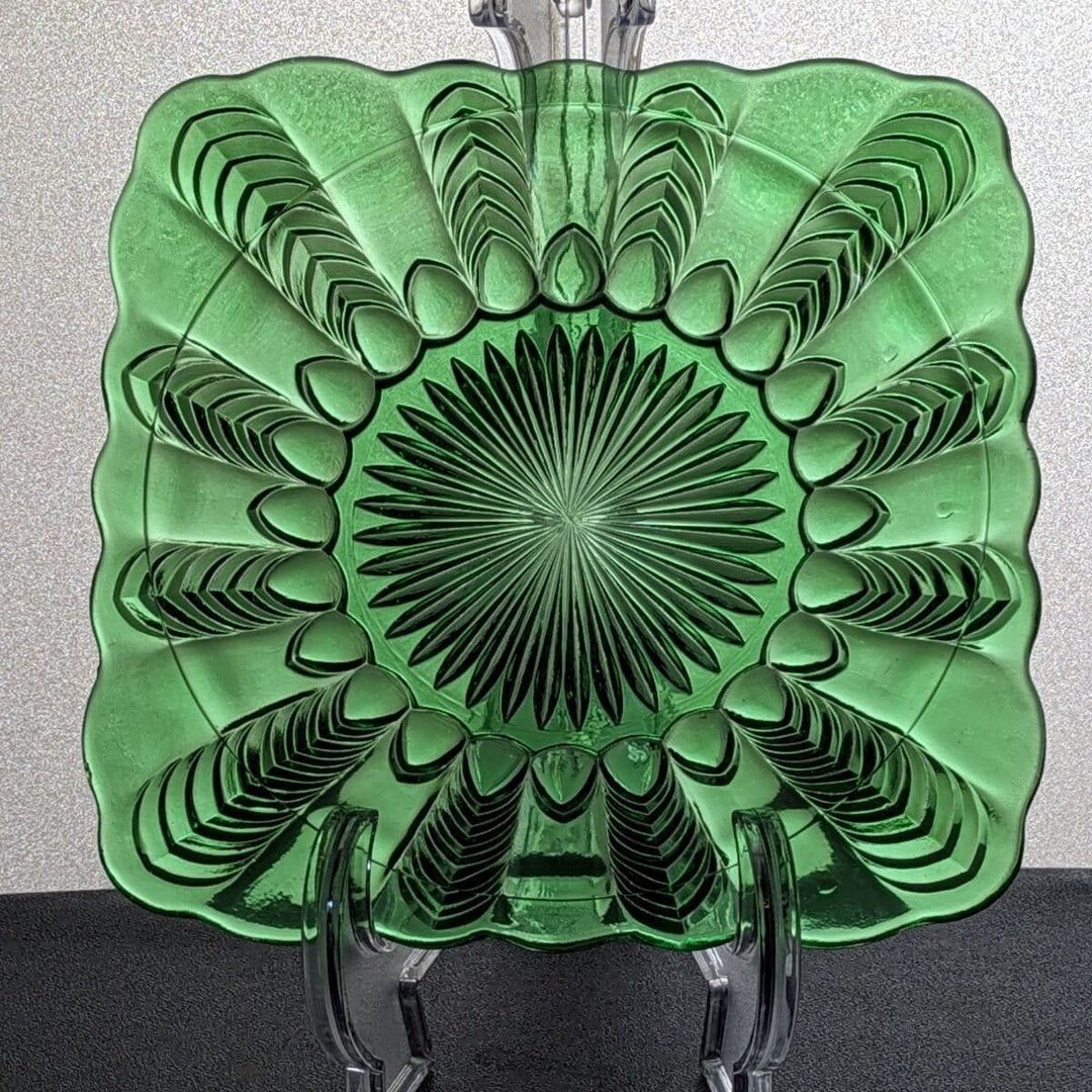 EAPG 1898 US Glass Co. Florida Pattern Emerald Green 7.5" Square Plate ...