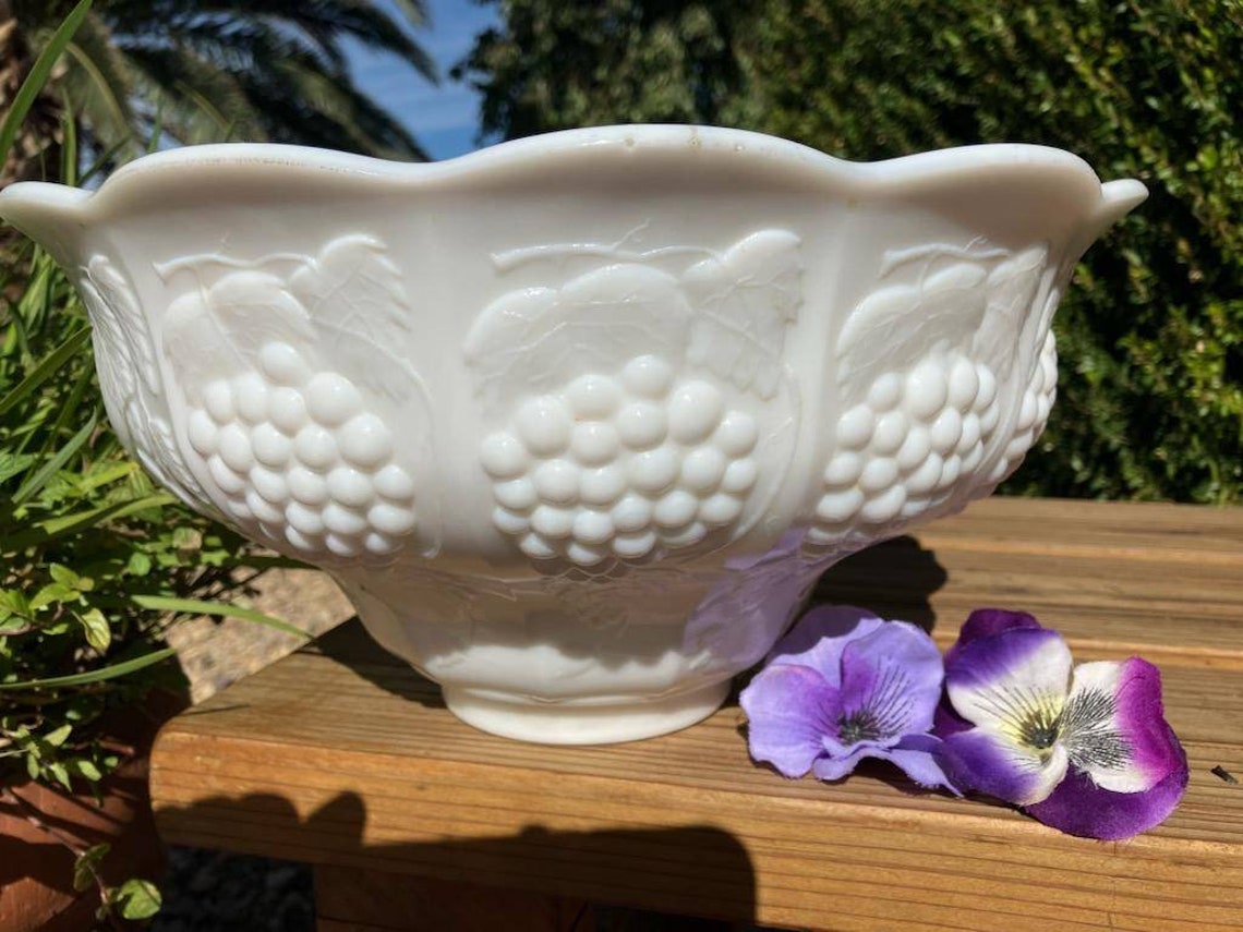 1950 Mckee Thatcher Colonial Grapes Milk Glass Punch Bowl Only - Etsy