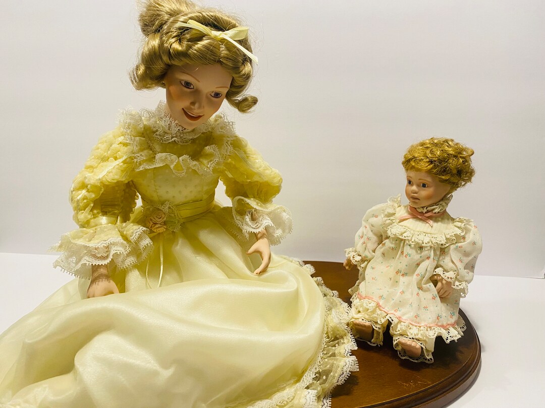 Pair of Vintage Signature Dolls Gorham Baby & Danbury First Steps Doll ...