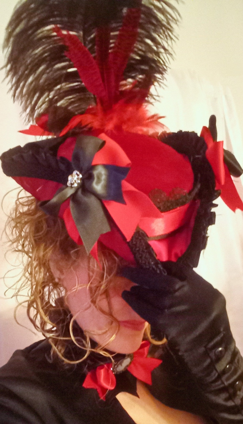 Marie Antoinette/ Rococo/late Baroque Style Ladies Tricorn Hat in Red ...