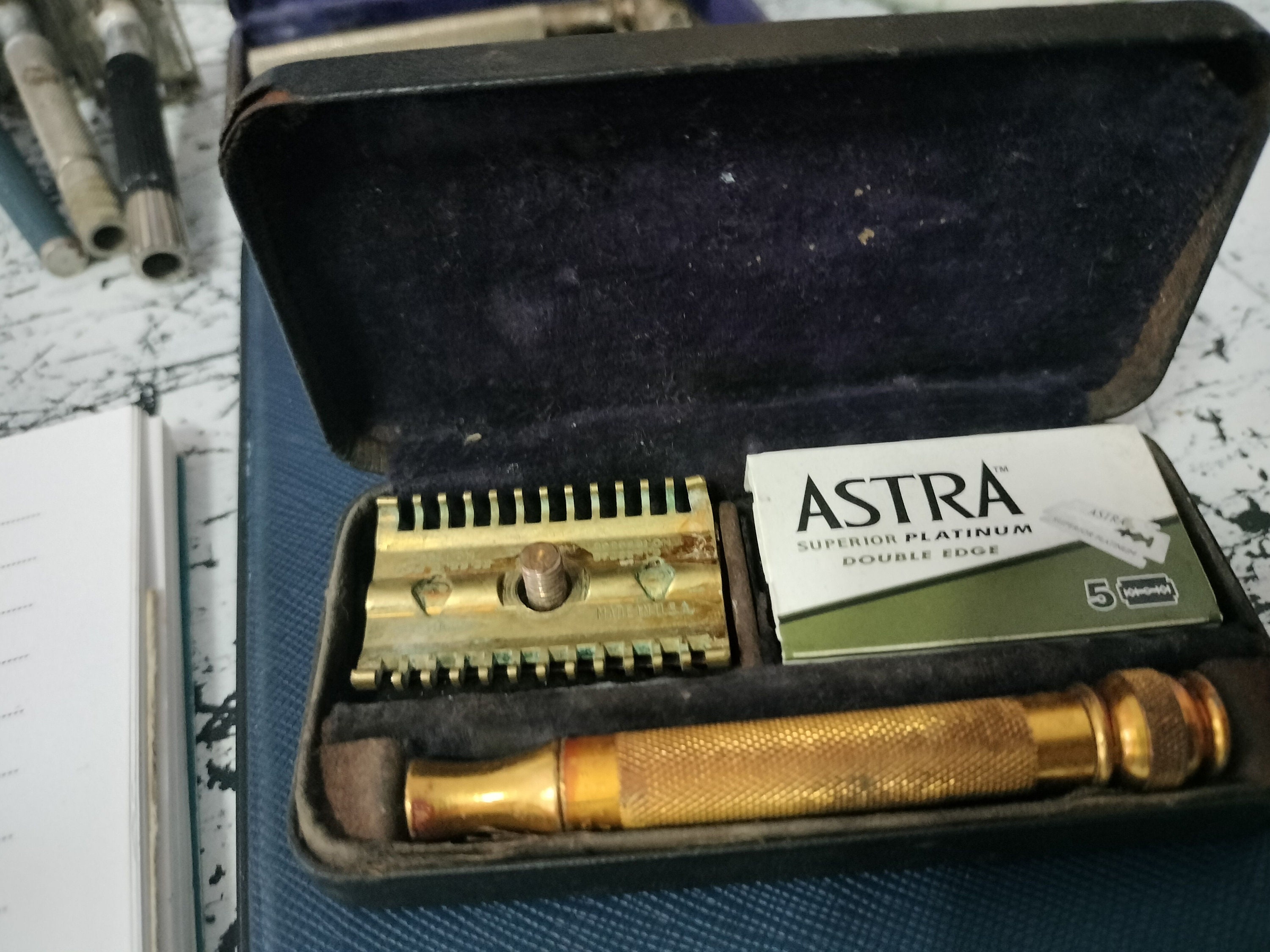 Gillette.vintage Goodwill Razor.open Comb.three Piece - Etsy