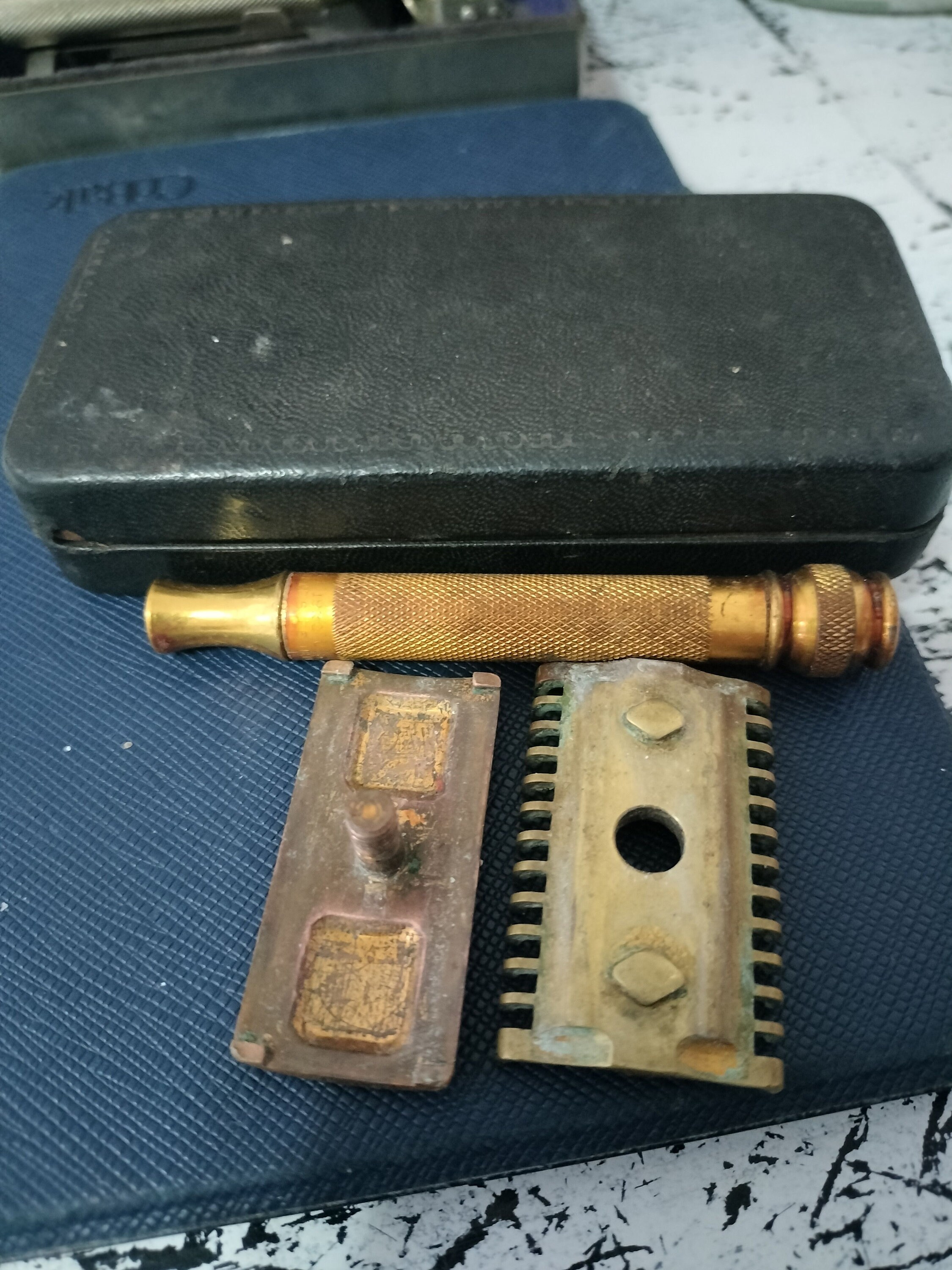 Gillette.vintage Goodwill Razor.open Comb.three Piece - Etsy