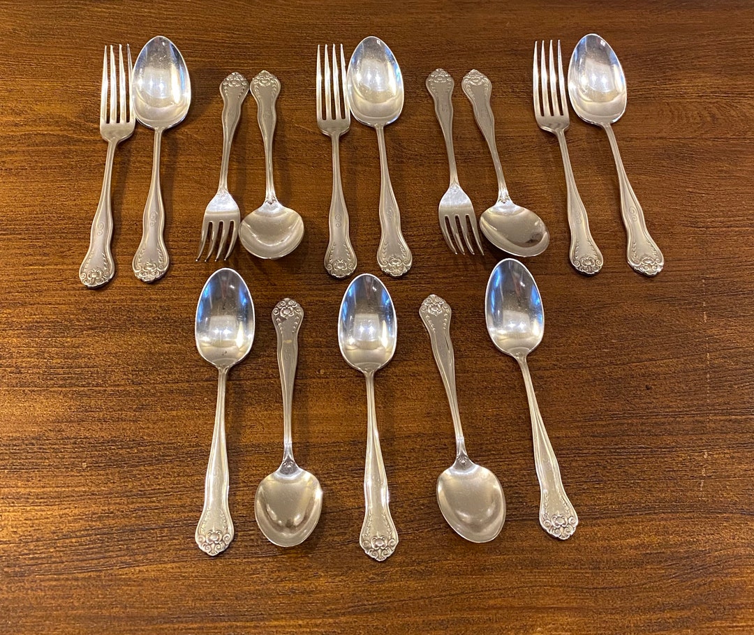 Ryrie Birks Silver Plated Flatware With "e" Monogram / 15 Piece Set for ...